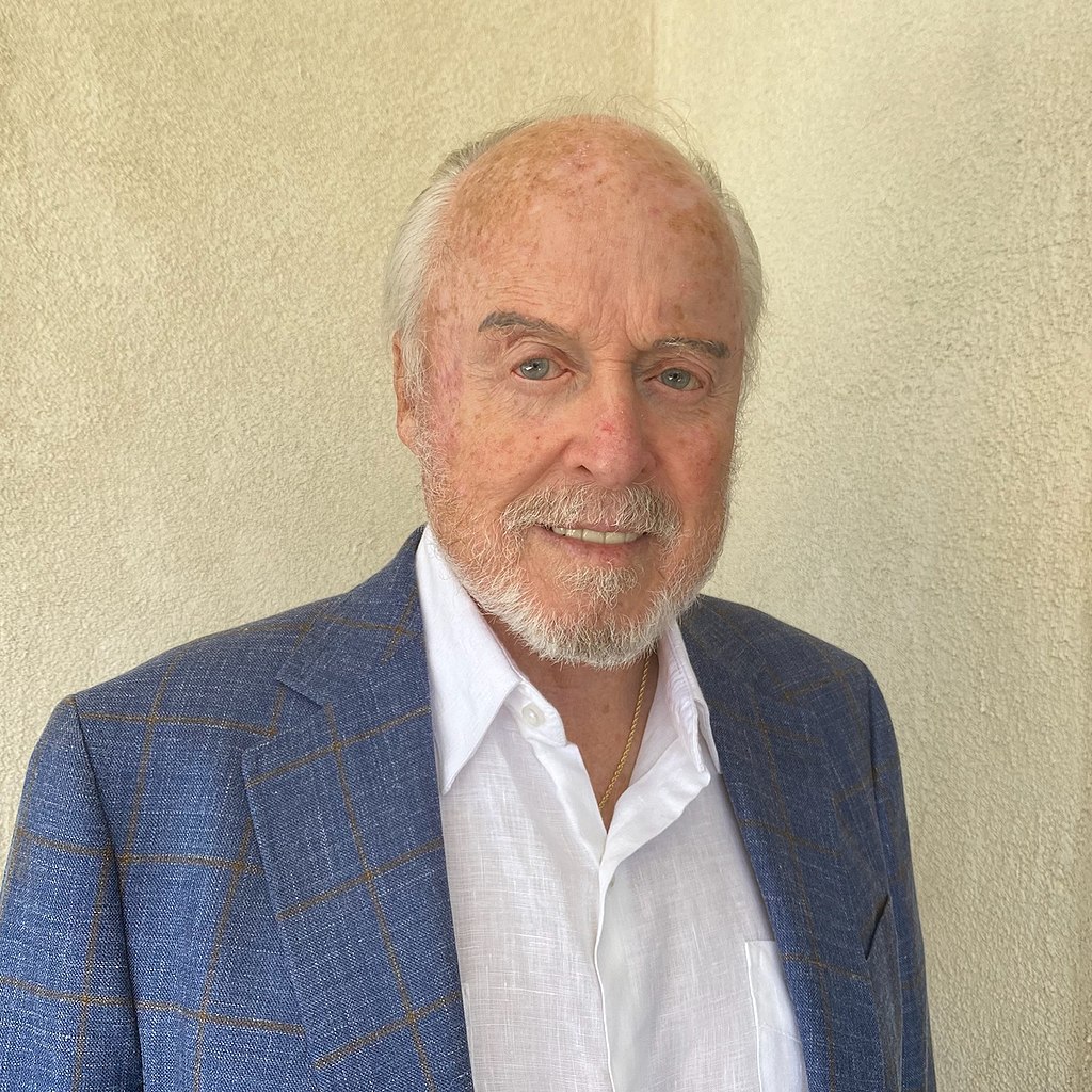 What can you learn from a contrarian? - Tell Your Story with Evalogue.Life